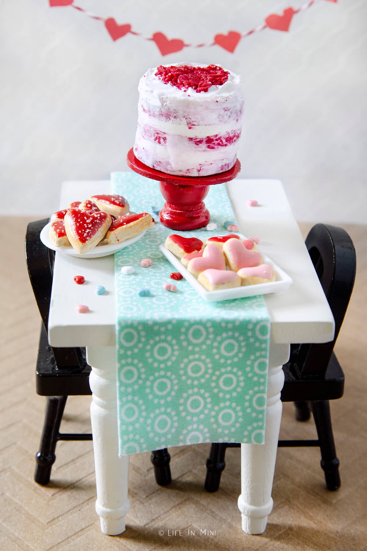 Miniature Cake Stands – Life in Mini