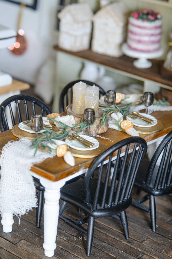 A Very Merry Dollhouse Christmas – Life in Mini