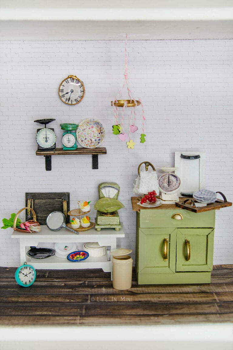 Dollhouse miniatures from plastic pull tabs – Life in Mini