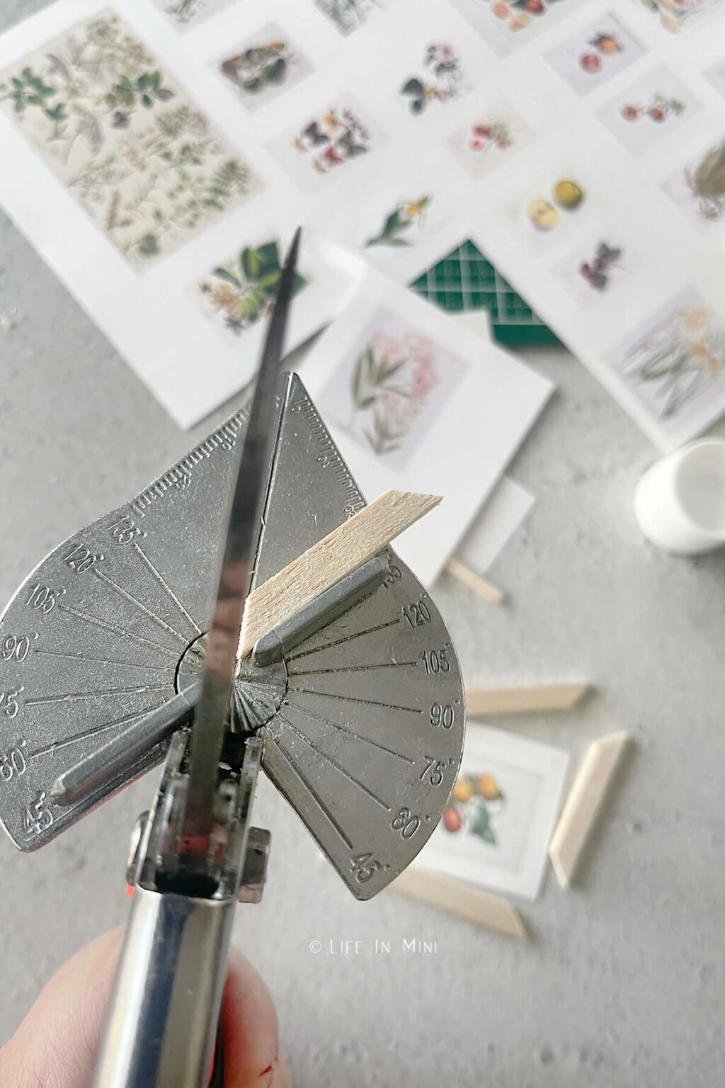 Miniature Gallery Wall – Life in Mini